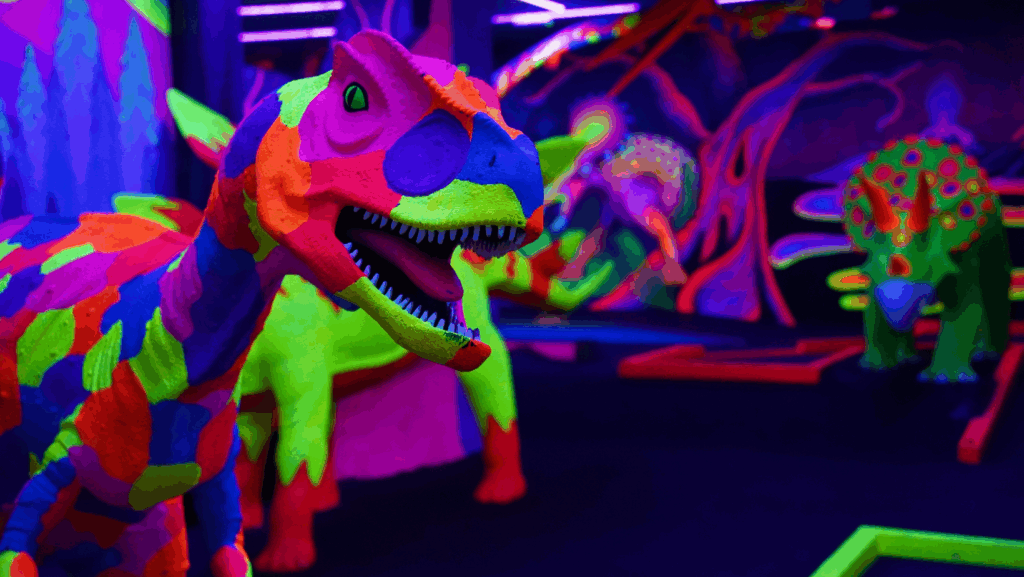 Glow-In-The-Dark Mini Golf - Old - GLOBALLS